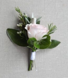 Expert Tips for Choosing the Best Floral Buttonhole for Your Wedding ...